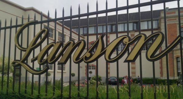 Champagne Lanson – Gold Label 2008 – Gold Vintage – Glass Of Bubbly