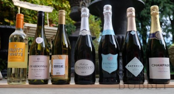 Wines to Enjoy this Festive Season from Spar – Glass Of Bubbly
