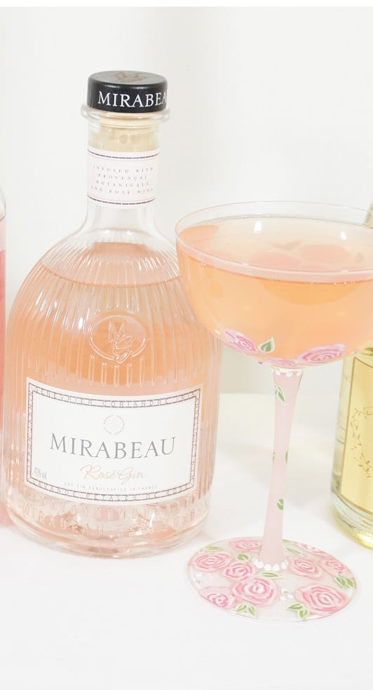 Pink Gin Fizz Cocktails – Glass Of Bubbly