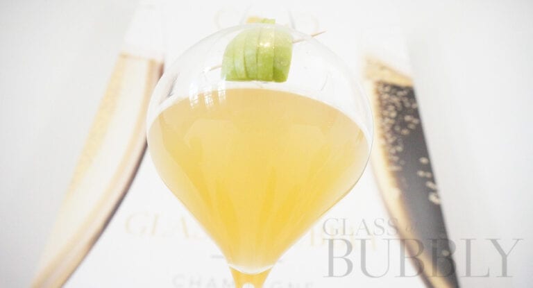 Spiced Apple Fizz Cocktail – Glass Of Bubbly