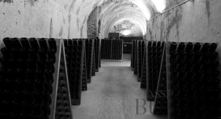 What Happened To Champagne During World War 2 – Glass Of Bubbly