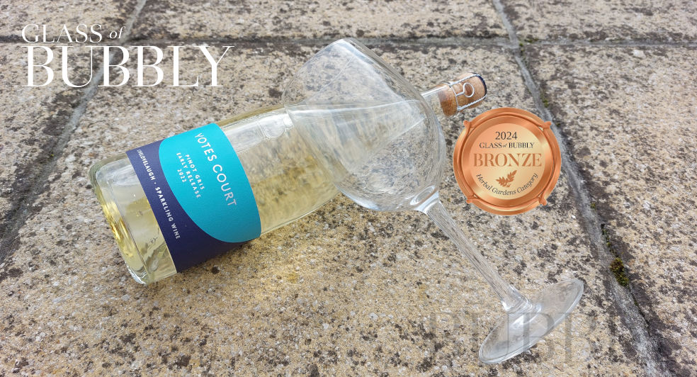 Visit Yotes Court Vineyard in Kent – Glass Of Bubbly